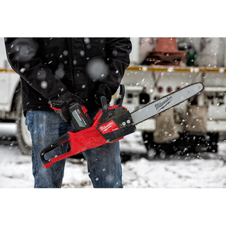 Milwaukee 2727-21HD M18 FUEL 16" Chainsaw Kit | PlumbersStock